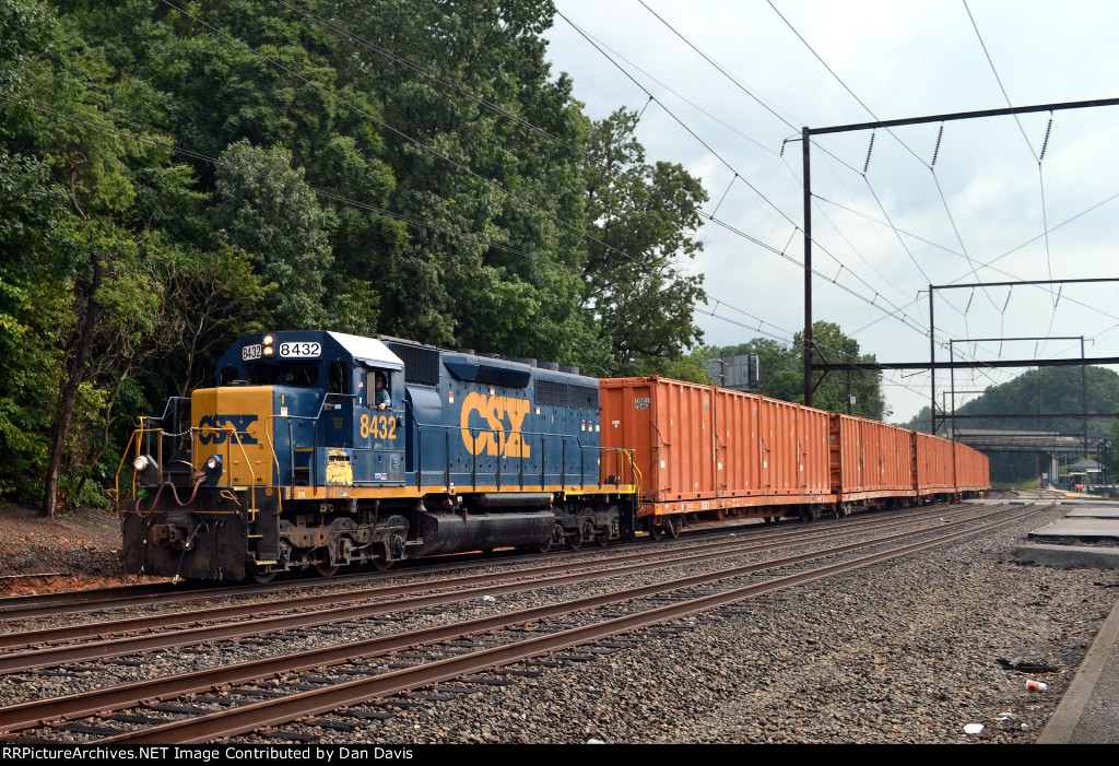 CSX SD40-2 8432 leads Q706-28